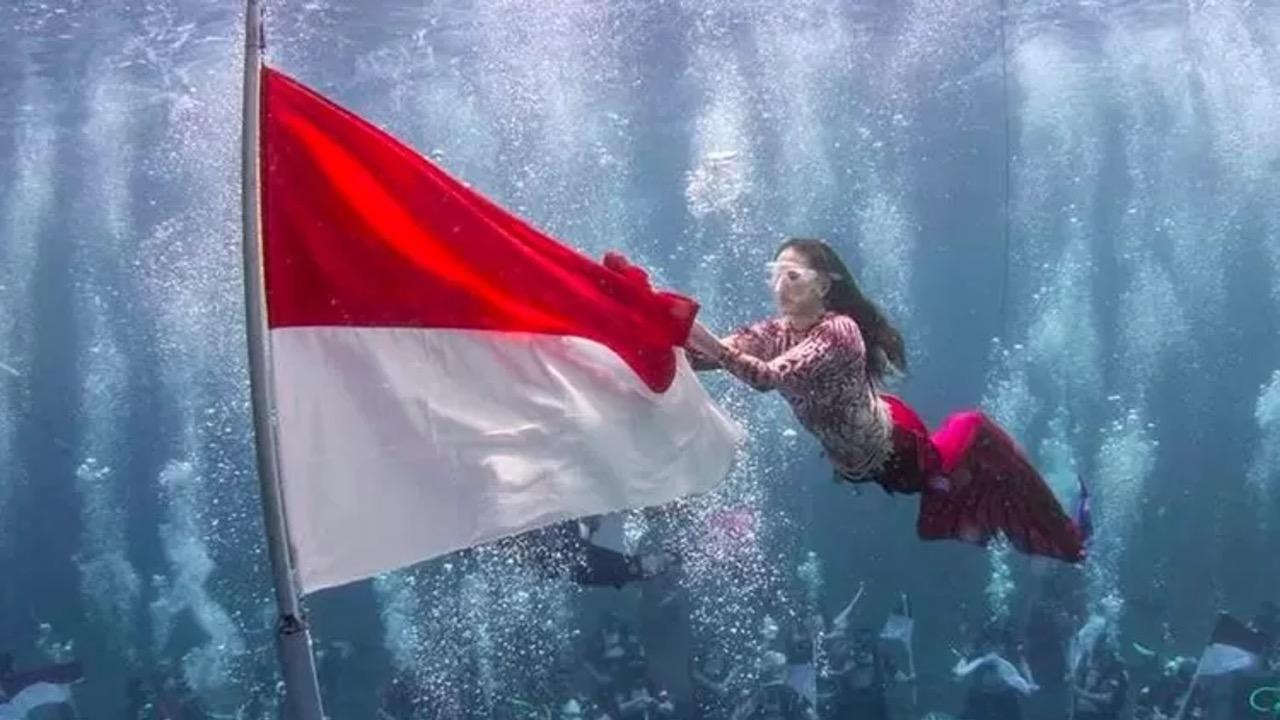 Sherly Tjoanda: Gubernur Malut Kibarkan Bendera di Dasar Laut!